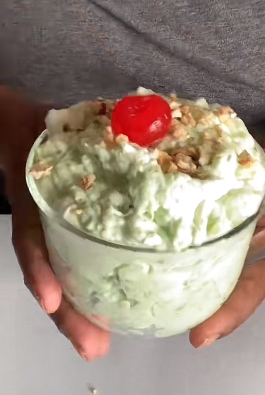 Creamy Pistachio Pudding Salad (Watergate Salad): A Sweet & Fluffy ...